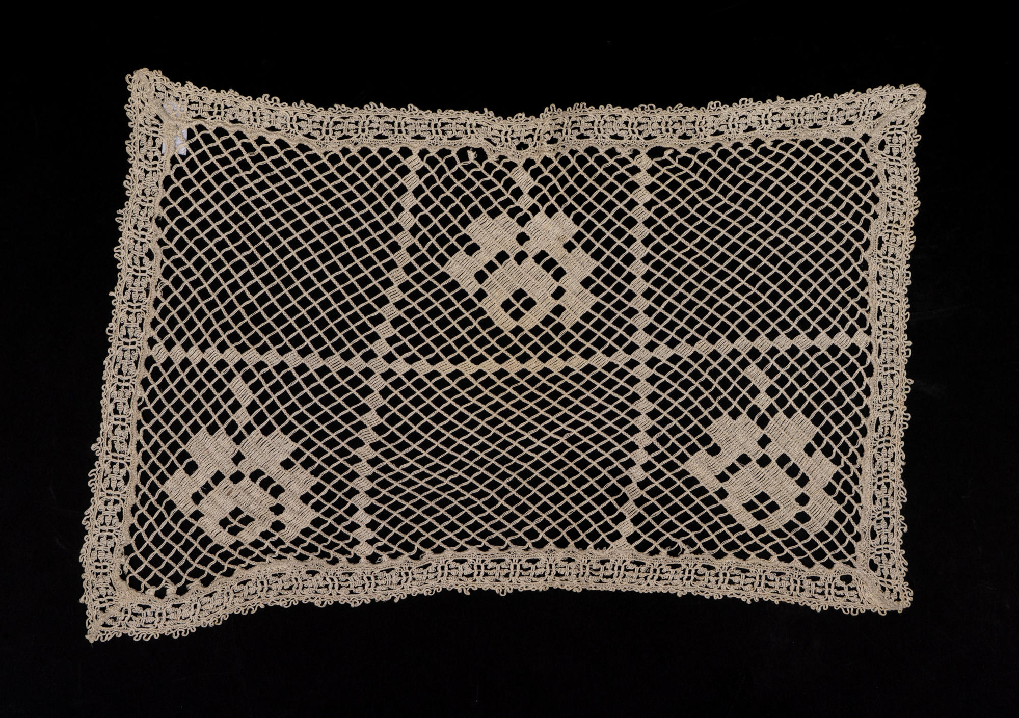 Table Centre - Tauranga Heritage Collection